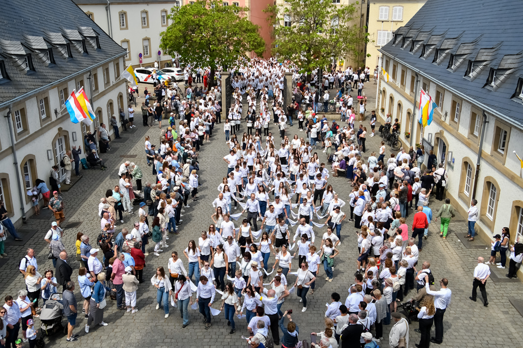 The story of the Echternach procession - FHSE news I University of ...