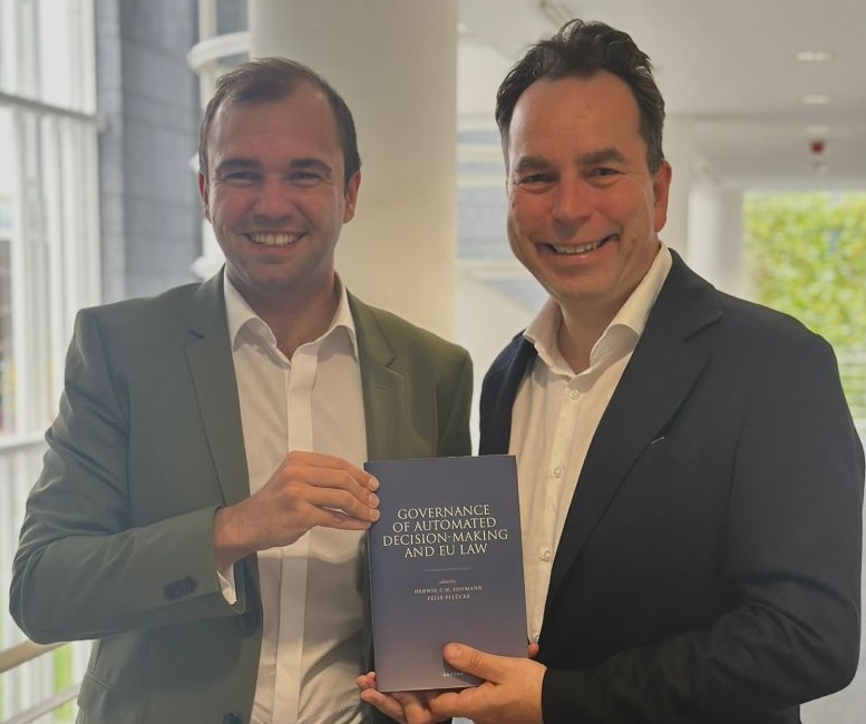 Prof. Herwig Hofmann and Dr. Felix Pflücke present their book ...