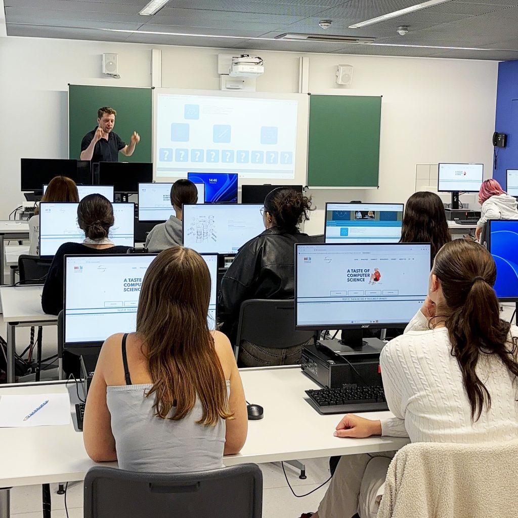Encourager les filles à découvrir l'informatique - Université du ...