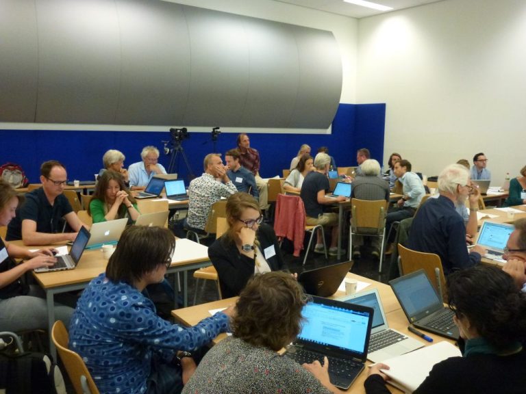 How to get them hooked! An alternative approach to a Digital Humanities ...
